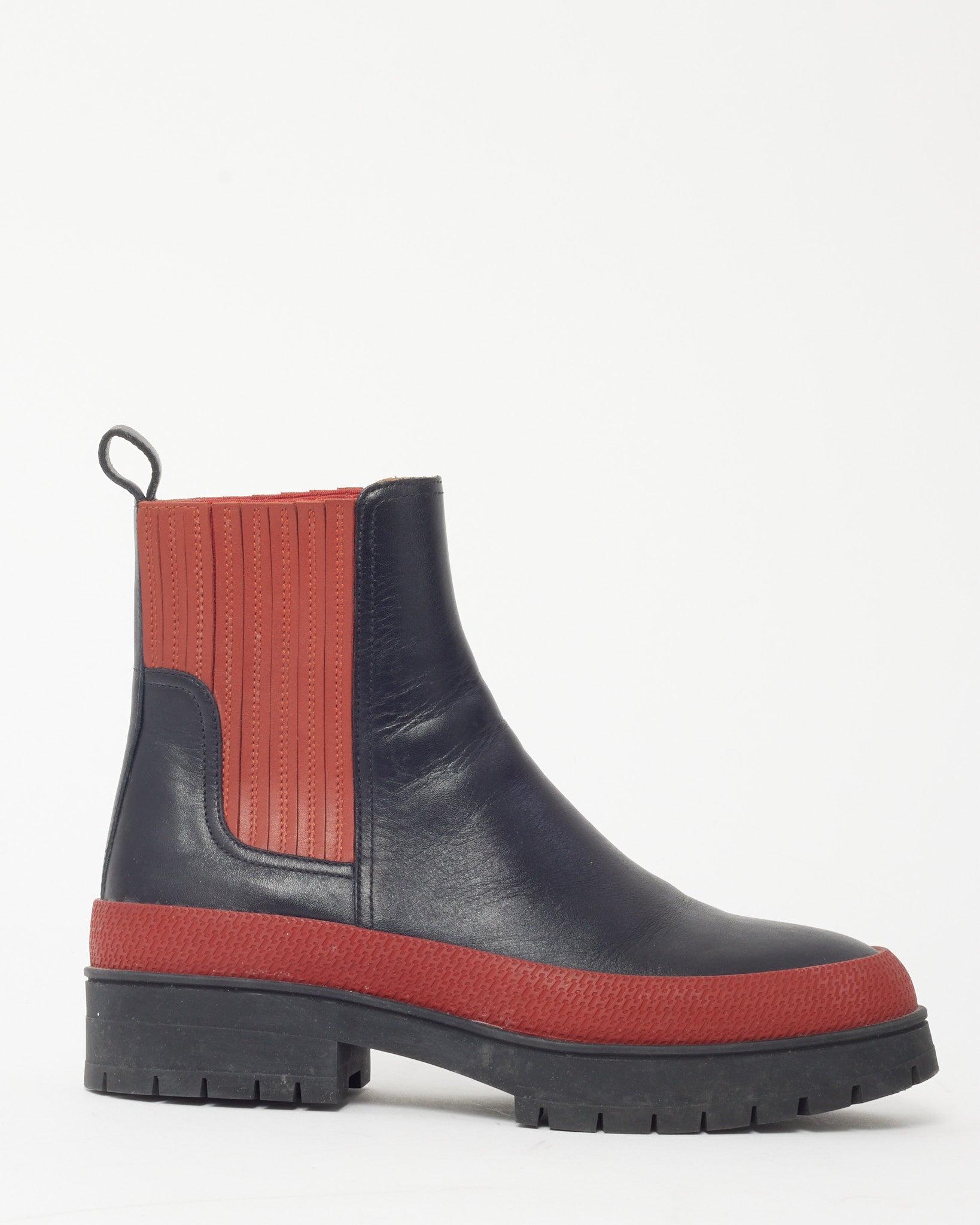 Buy Hermès Black and Red Leather Colorblock Chelsea Boots - 35.5 ...